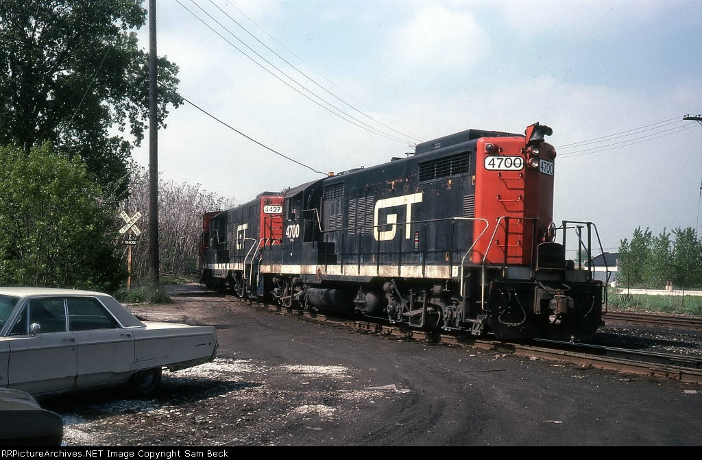 GTW 4700 and 4427